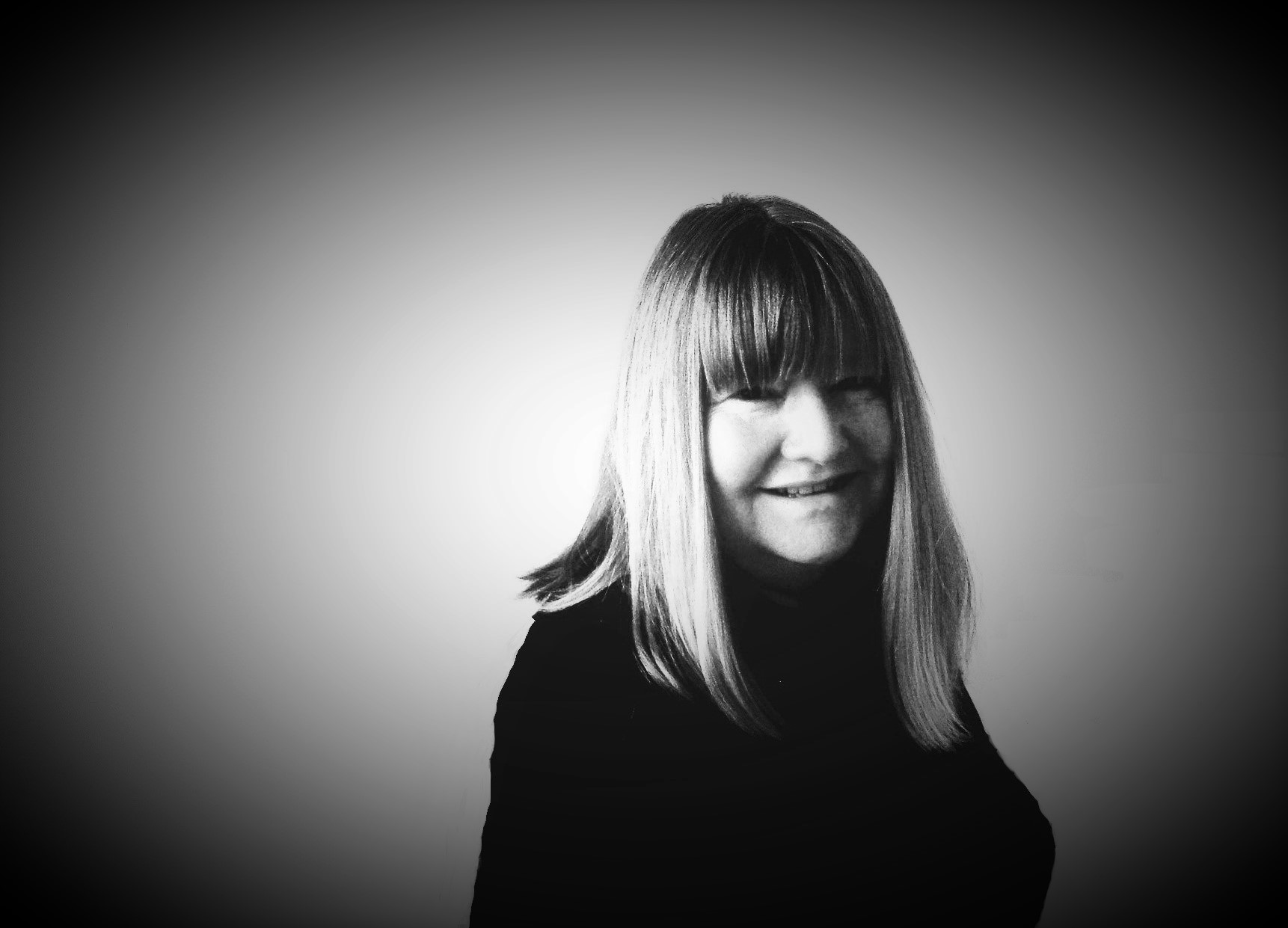 Coral Guest | Shirley Sherwood Collection